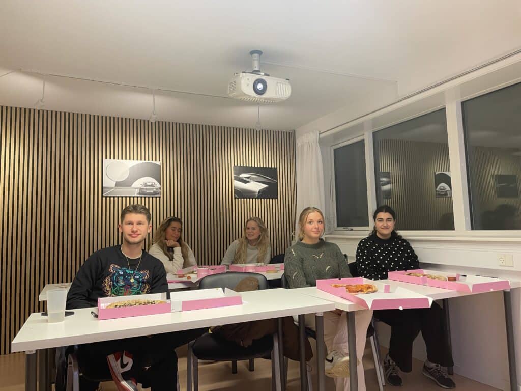 Om os - Køreskoleklubben | Et godt kørekortforløb I Århus